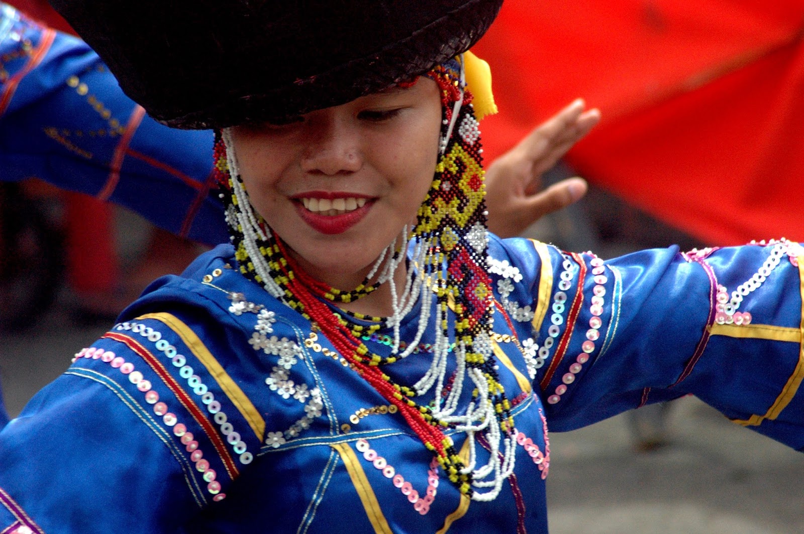 DUDE FOR FOOD: Side Views: Faces of the Kadayawan