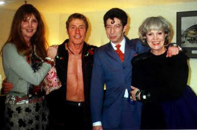* A Young Vintage Wholigan *: Mrs Who Foxy Lady: Heather Taylor