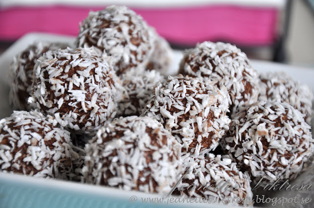 Jeanettes Viktresa: Chokladbollar / Kokosbollar LCHF