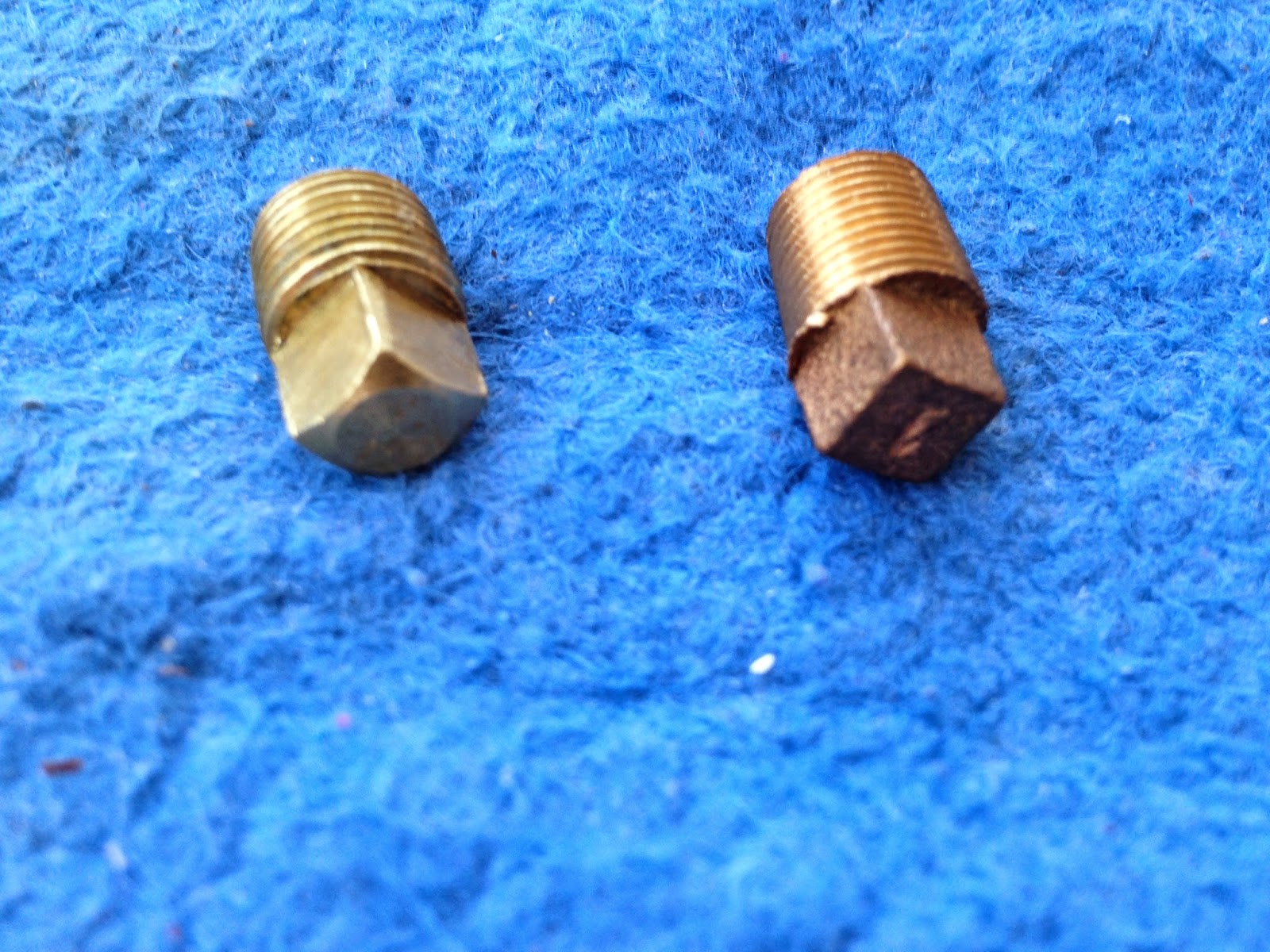 Sedna - Hallberg Rassy 35 : Seacocks