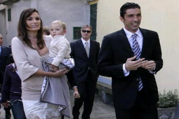 Gianluigi Buffon With His Wife Alena Seredova 2013