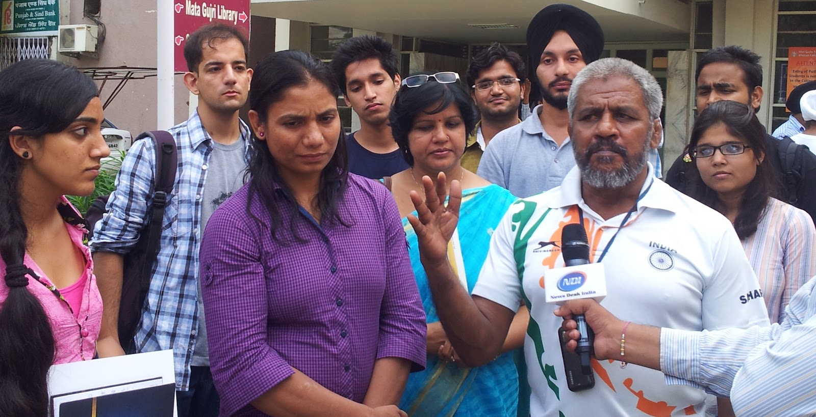 WEB JOURNALISM IN DU: Wrestler Alka Tomar released Sports Kreeda