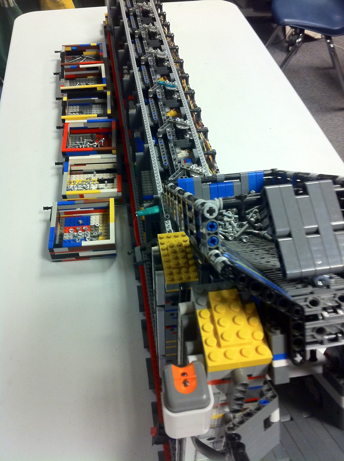 Jaguar's Spot: Lego Tetrix Nuts and Bolts Sorter
