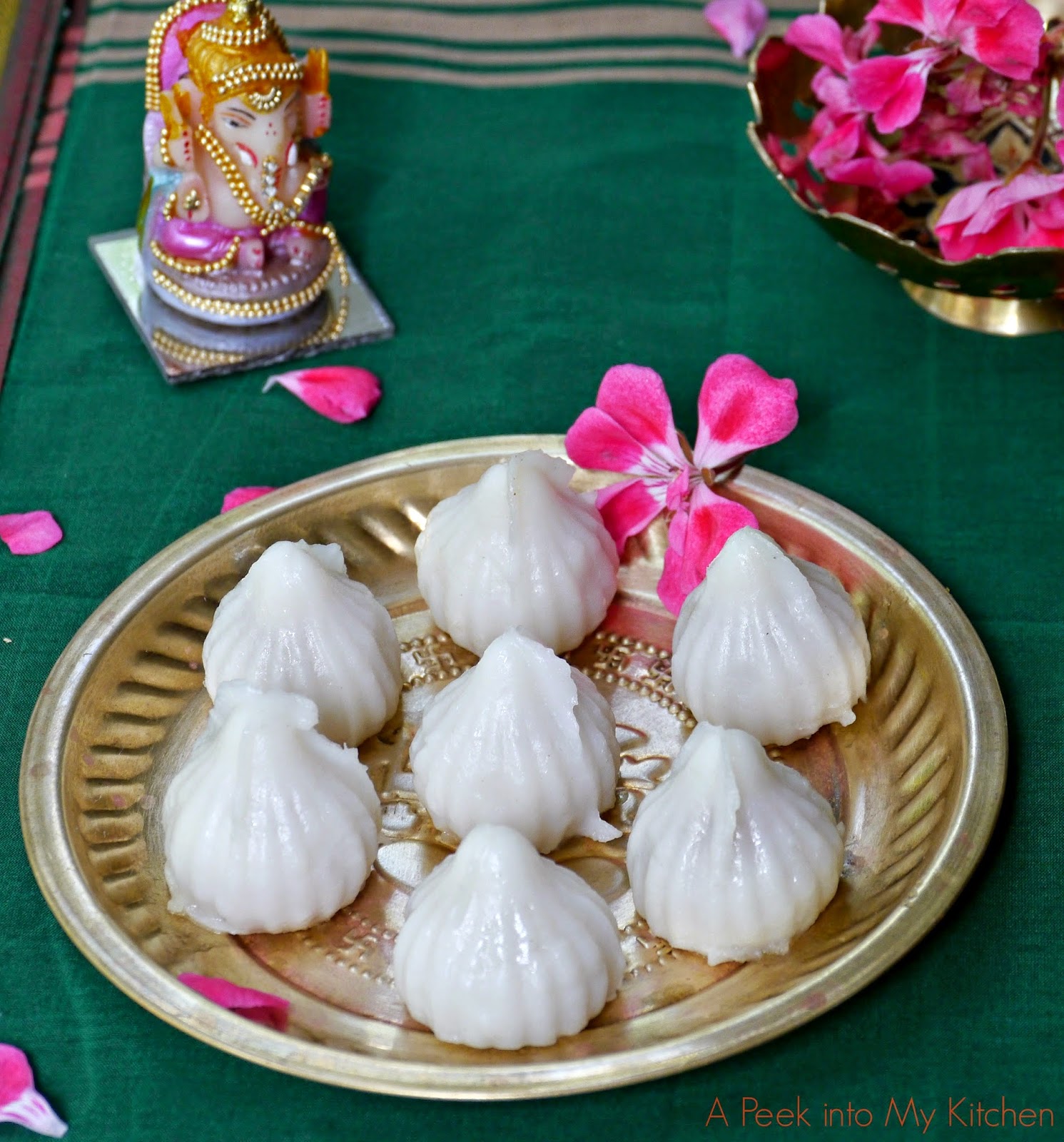 A Peek into My Kitchen: Vella Kozhukattai (Sweet Modakam) with Video