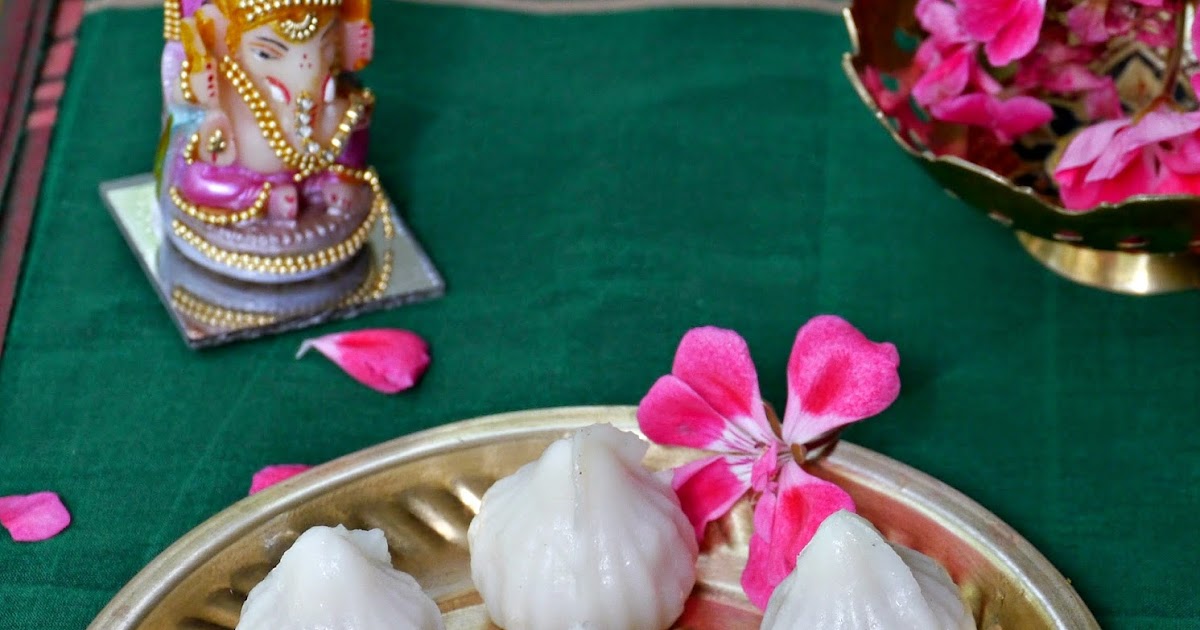 A Peek into My Kitchen: Vella Kozhukattai (Sweet Modakam) with Video