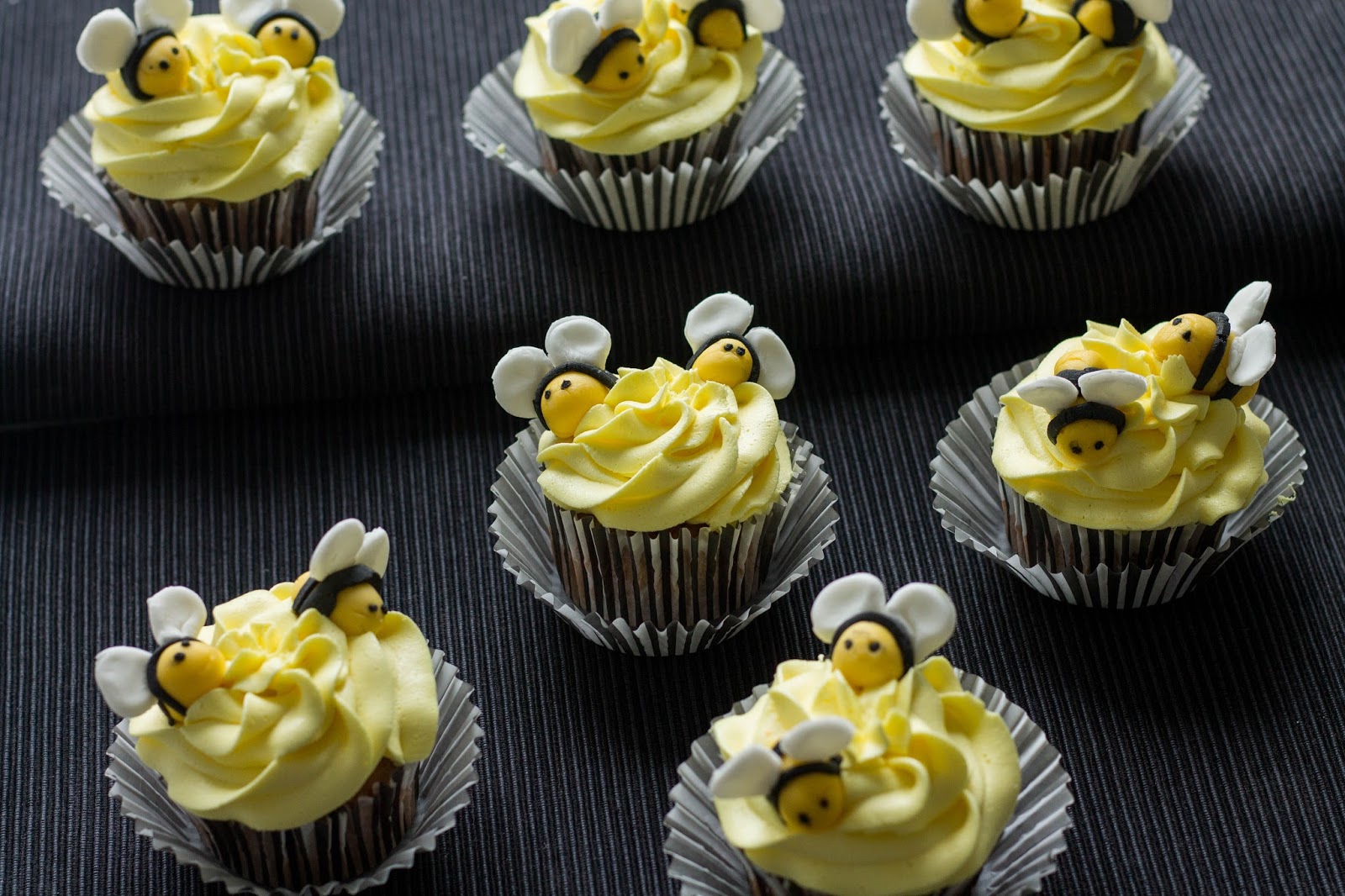 Baking Avenue - Honey Bee Cupcakes - Fashion Avenue