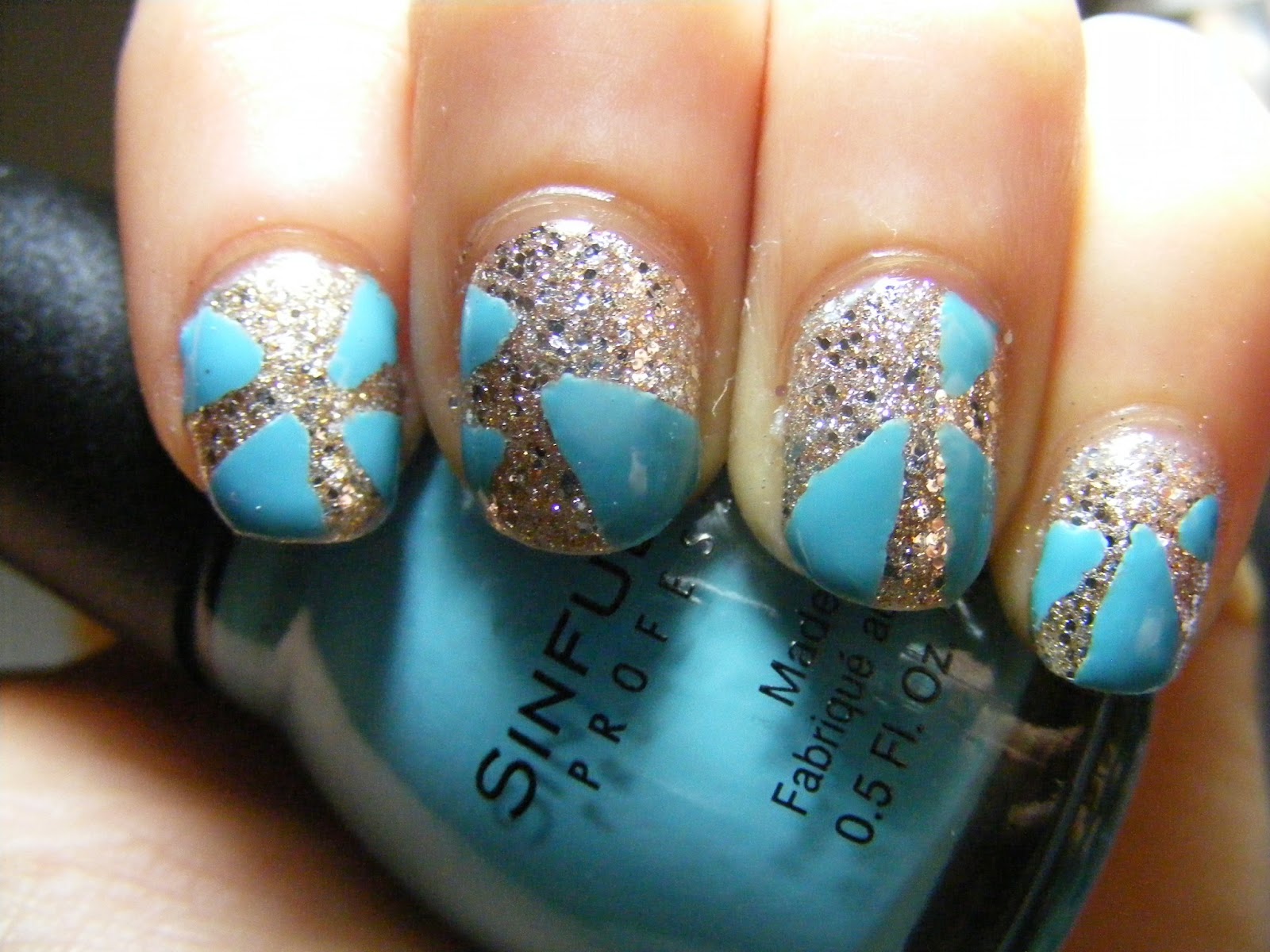 Miss Nail Polish: Triangle Nail Art