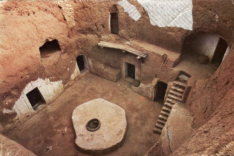PAVAN MICKEY: Troglodyte Houses in Tunisia, Matmata
