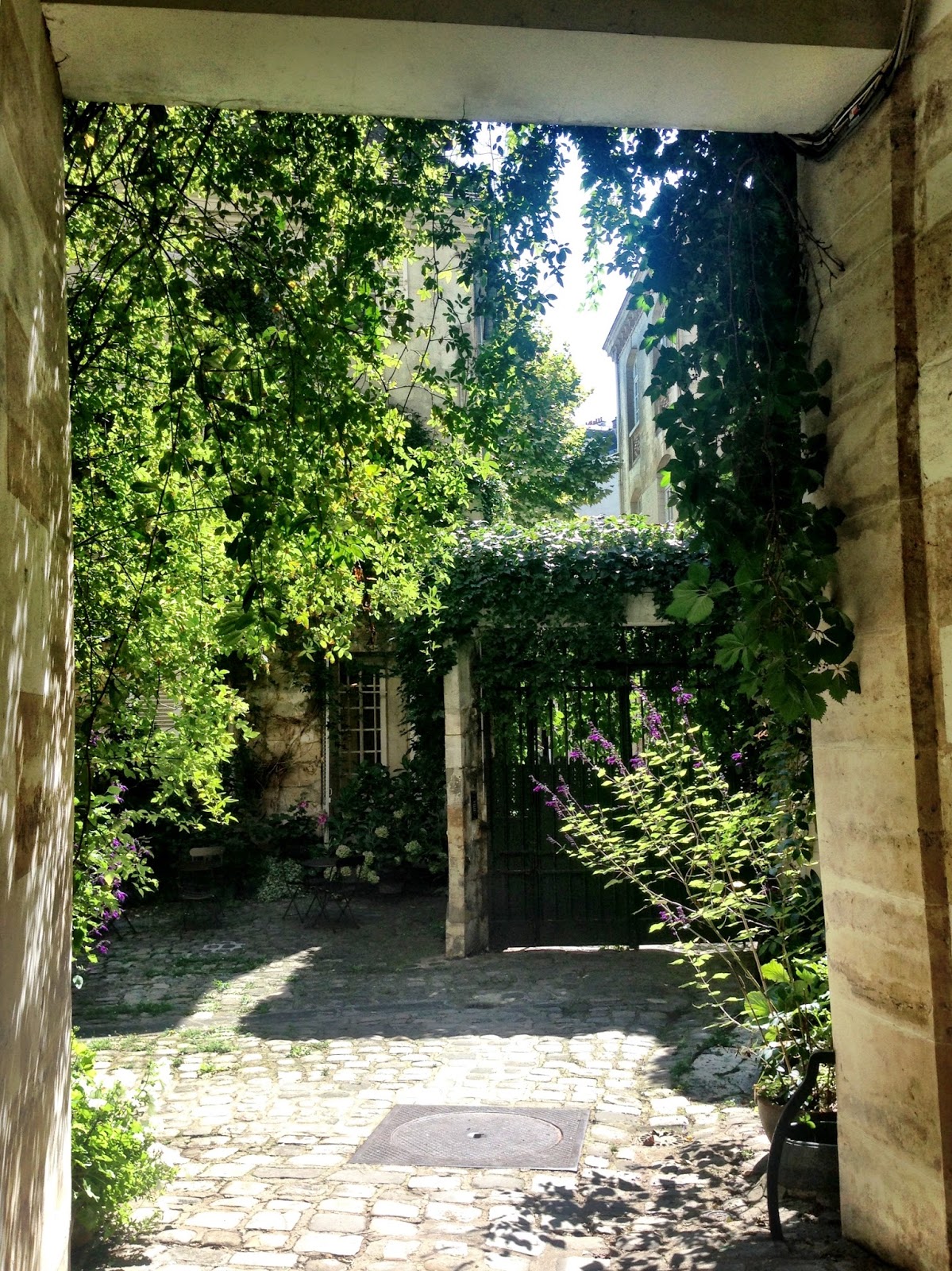 Focus On Paris: Courtyard cluster