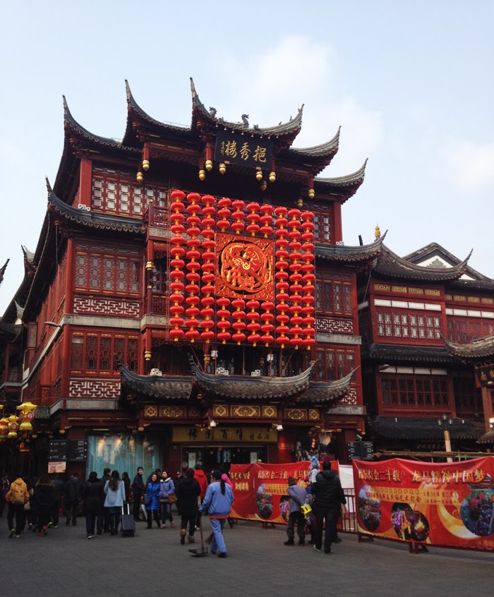 China Travel Diaries - Old City God Temple - Far Blue Mountains Blog