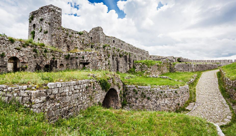 Metal & Interviste: Albania (1) Illiri, Regine, Skanderbeg, l'Aquila e ...