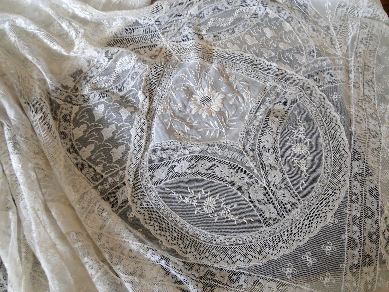 Buyer & Seller of Antique Lace, Fine Linens, Vintage Clothing, Haute ...