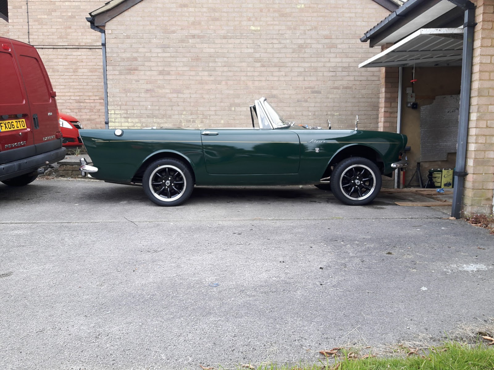 Sunbeam Alpine Series 3 conversion to V6 2.8: 2017