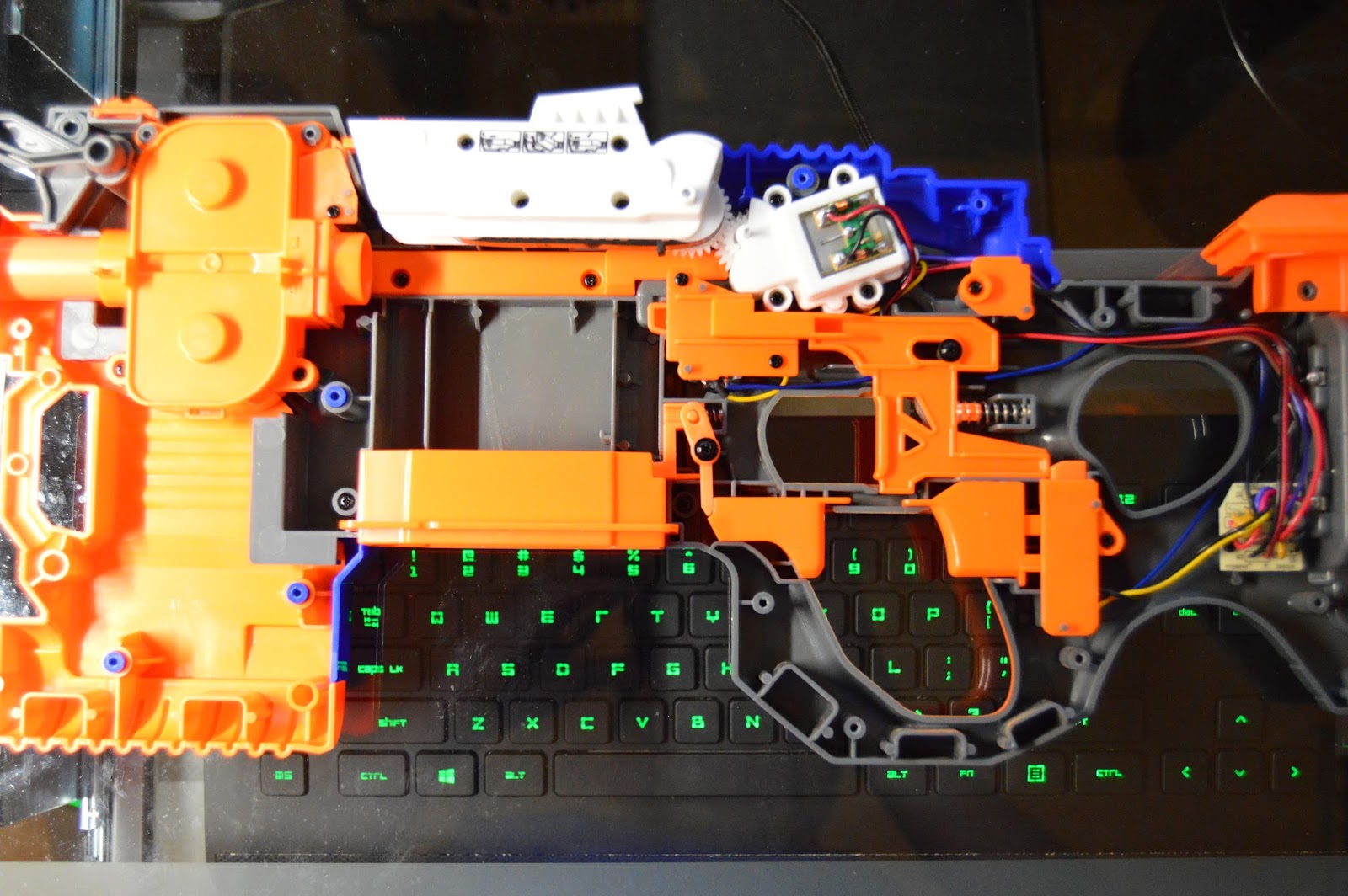 StudioYale: Nerf Elite Hyperfire Review (7/10)