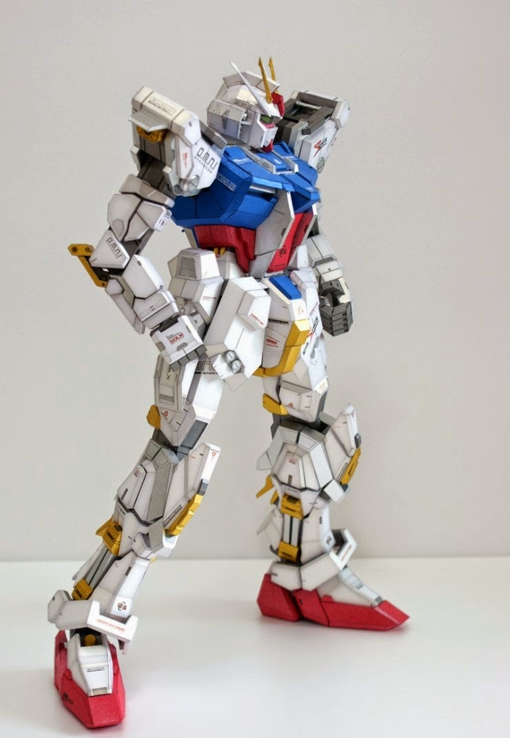 GUNDAM GUY: Gundam Papercraft: GAT-X105 Strike Gundam (40 cm tall)