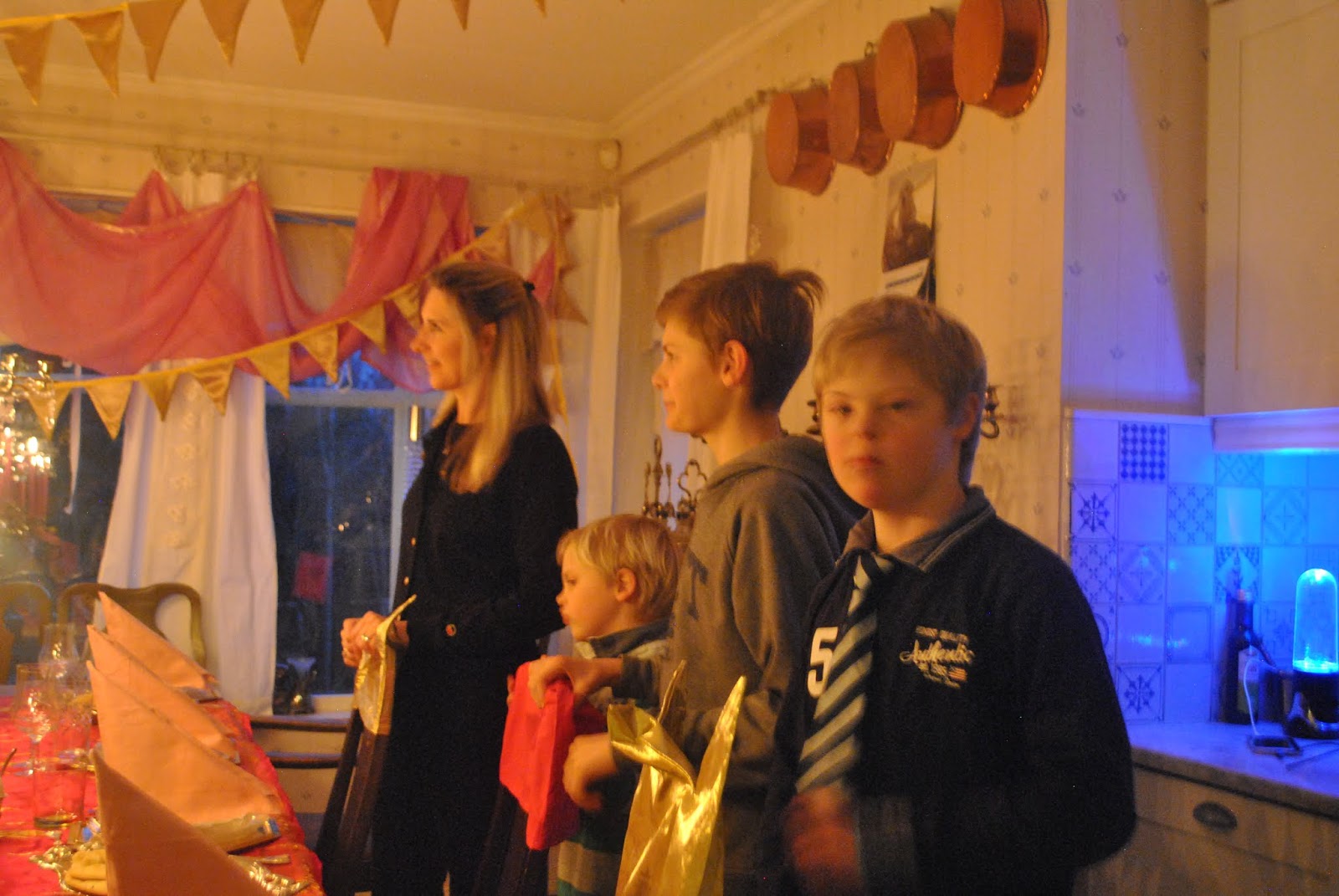 Postgårdsromantik: Indisk middag med familjen F-J