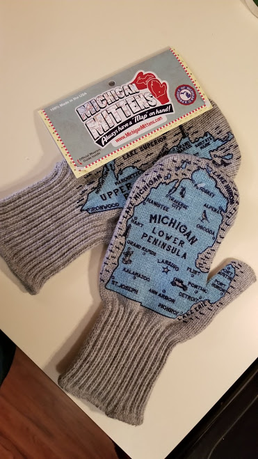 Review and GIVEAWAY: Michigan Mittens {ends 1/1/18}
