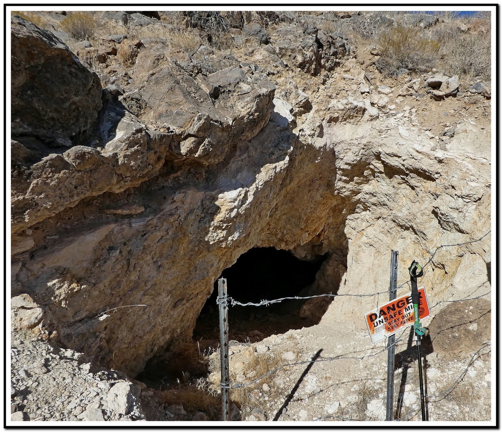 Ken's Photo Gallery: Unknown Mine - Goodsprings (North) Mine District