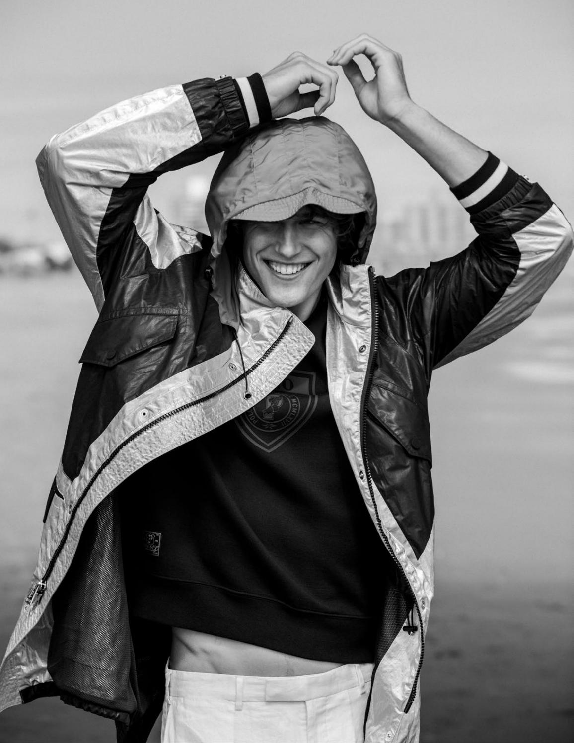 Conor Fay para Man of Metropolis en fotos de Ivan Bideac