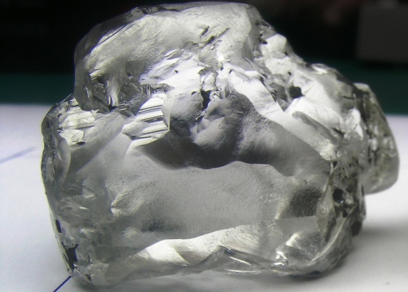 CRISTALE-GEODE-MINERALE: DIAMANTUL