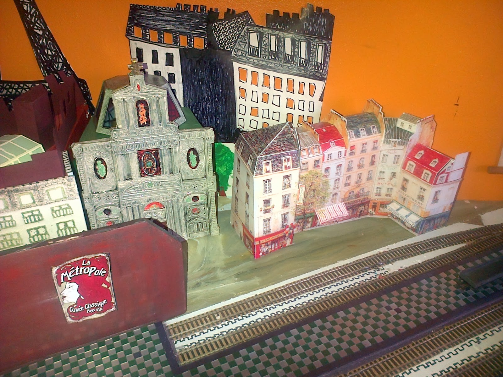 French Model Railway: HO scale illuminated stained glass windows