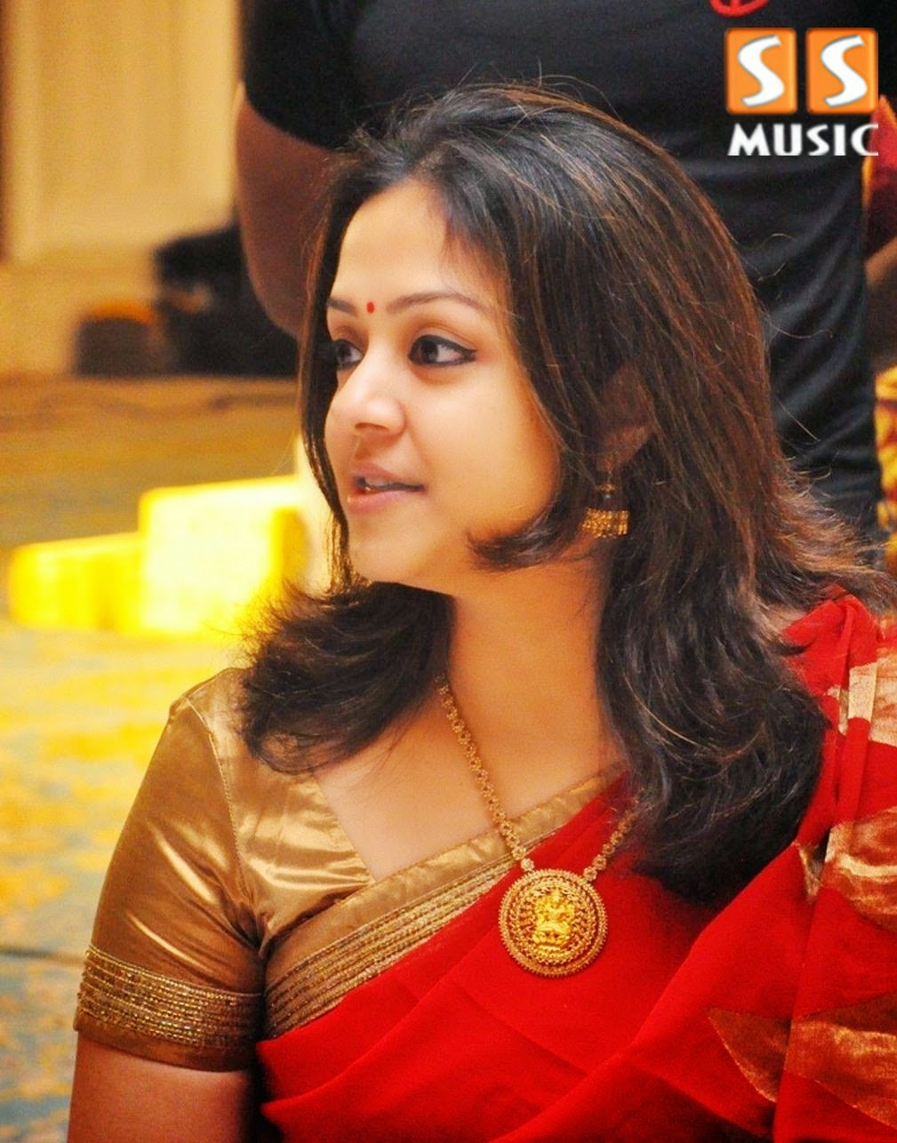 it's Official - Jyothika to make a comeback ! ~ SS Music