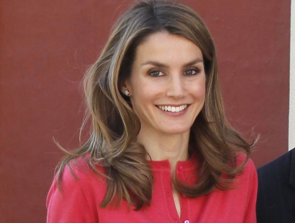 Crown Princess Letizia attends 'Premio Cervantes Chico' Awards 2012