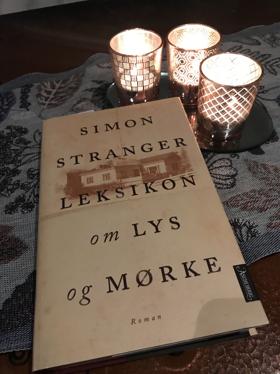 Leksikon om lys og mørke av Simon Stranger