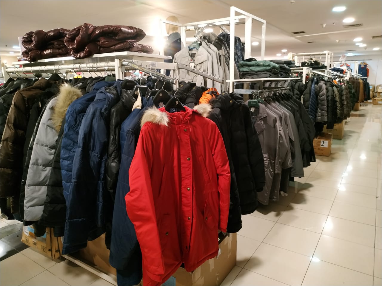 4 FO di Mangga Dua Square Ini Menjual Baju Branded Murah nan Original