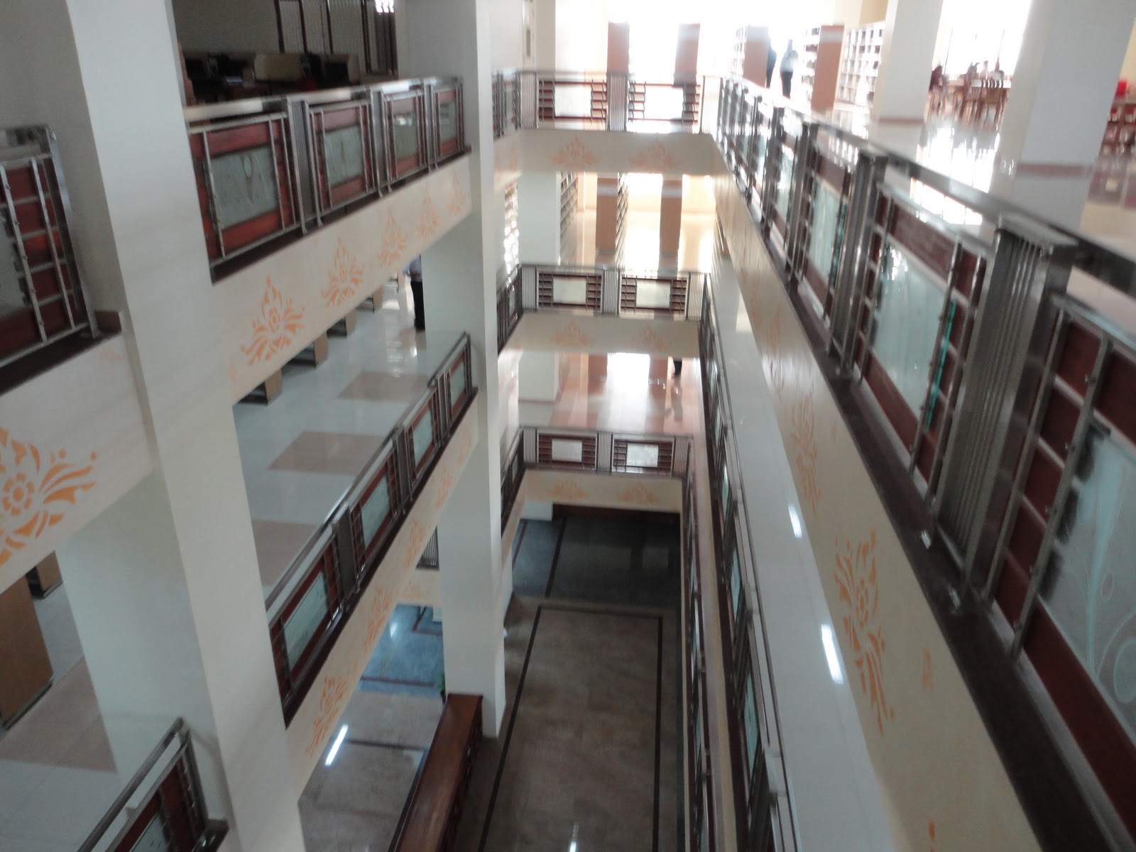 Christ University Library: Gallery