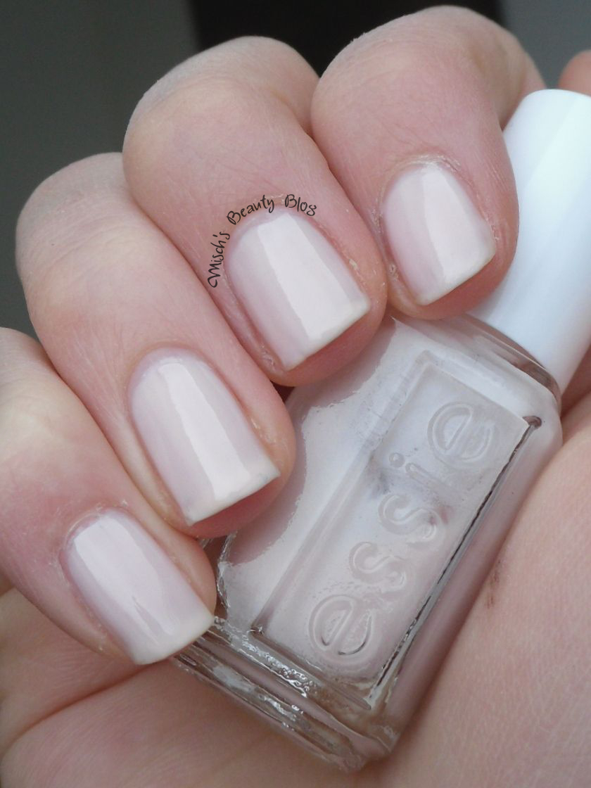 Misch's Beauty Blog: NOTD April 3rd: Essie - Guchi Muchi Puchi