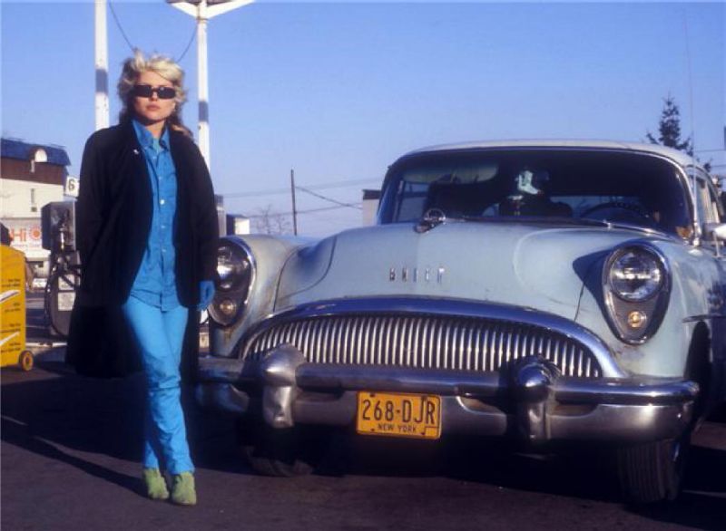 Vintage Photographs of Debbie Harry Posing With Her Damn Cool Cars From ...
