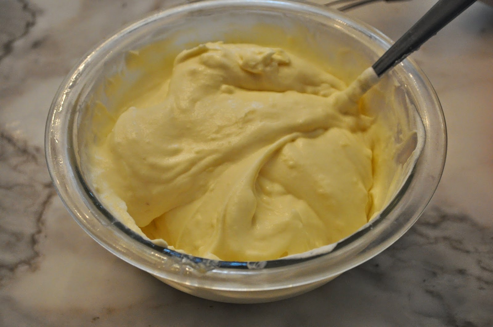 Cooking with Manuela: Frozen Meringue Cups Drizzed with Hot Chocolate Sauce