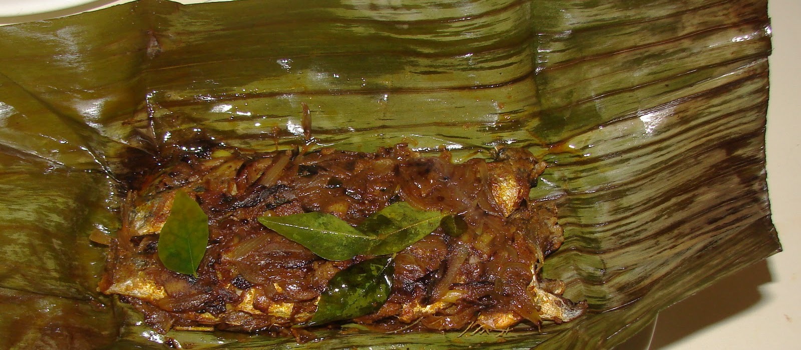 Easy south indian recipe: Mathi meen Pollichath (Sardine pollichath ...