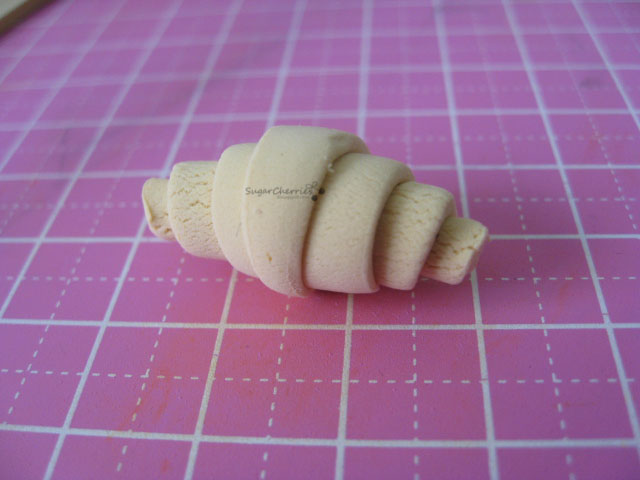 SugarCherries: Miniature Fake Sweets Turorials Episode 2, Croissant.