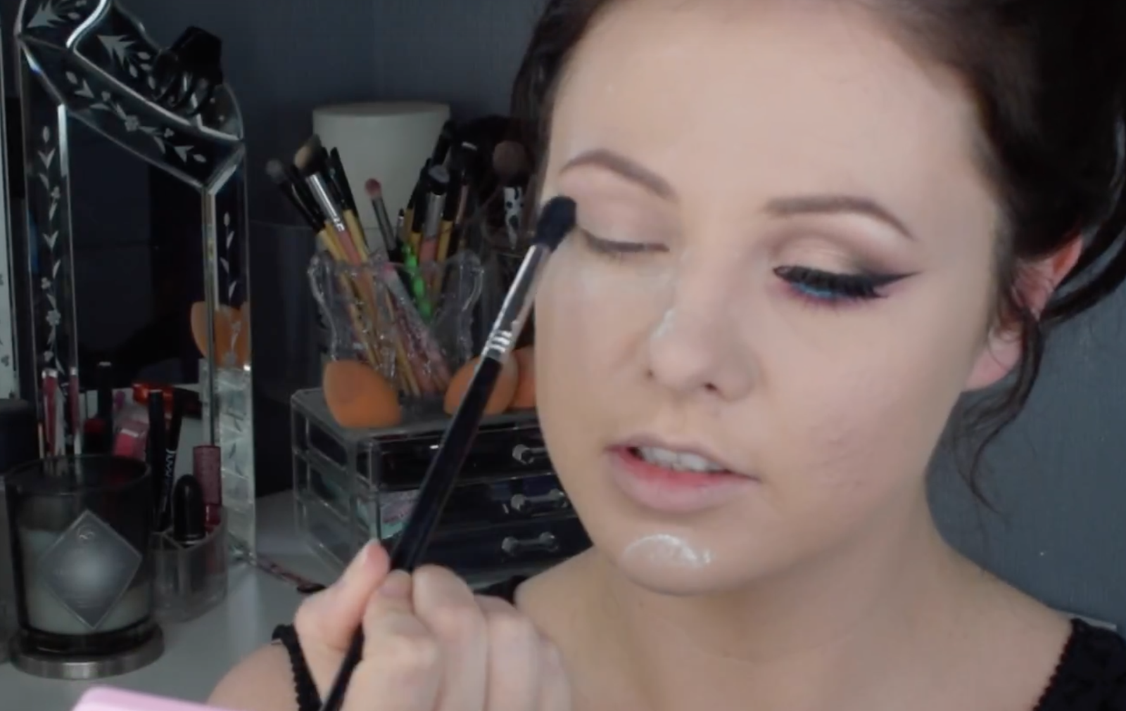 Danielle Scott: Easy Clubbing Makeup Tutorial