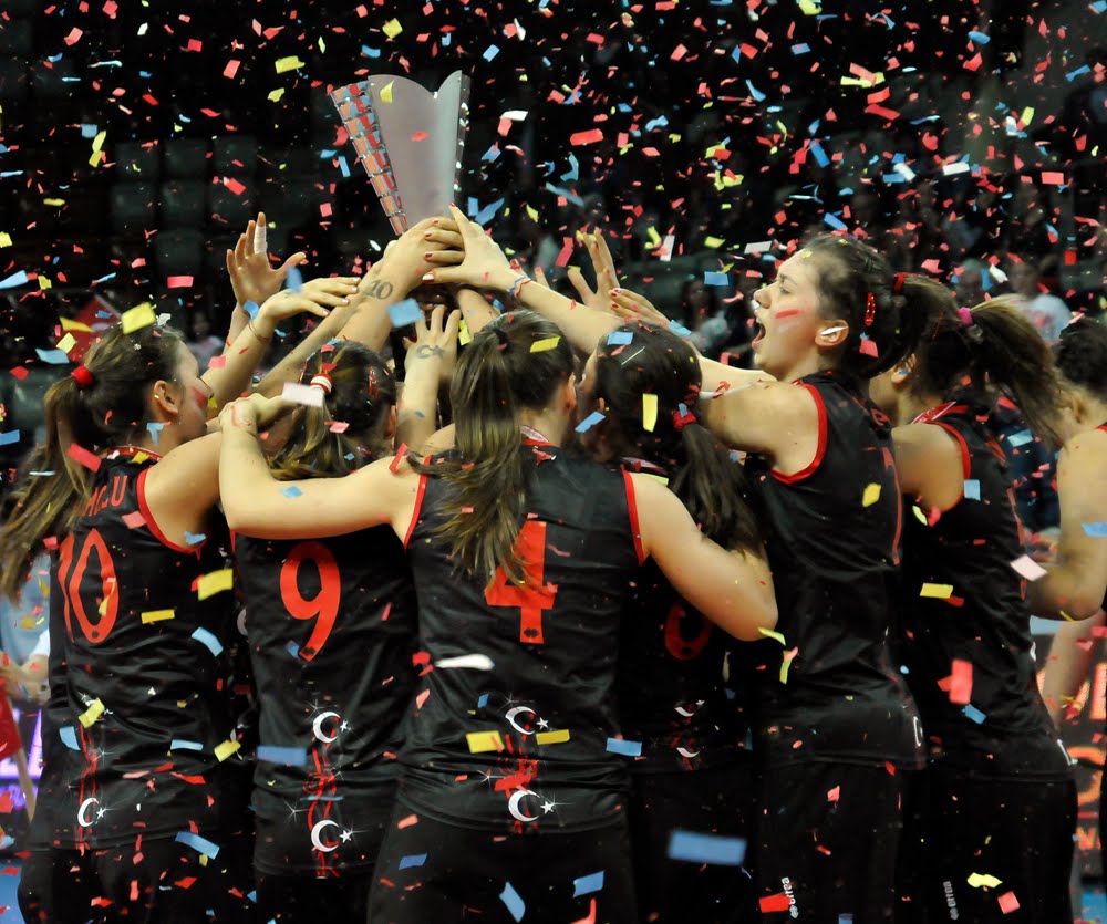 drapetsonavolley: ΤΟΥΡΚΙΑ - ΙΤΑΛΙΑ 3-0 ΣΤΟΝ ΤΕΛΙΚΟ ΕΥΡΩΠΗΣ ΤΩΝ ΚΟΡΑΣΙΔΩΝ