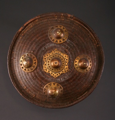 Gelanggang PersantaNala: SENI SENJATA #4 : Penggunaan Perisai Sebagai ...