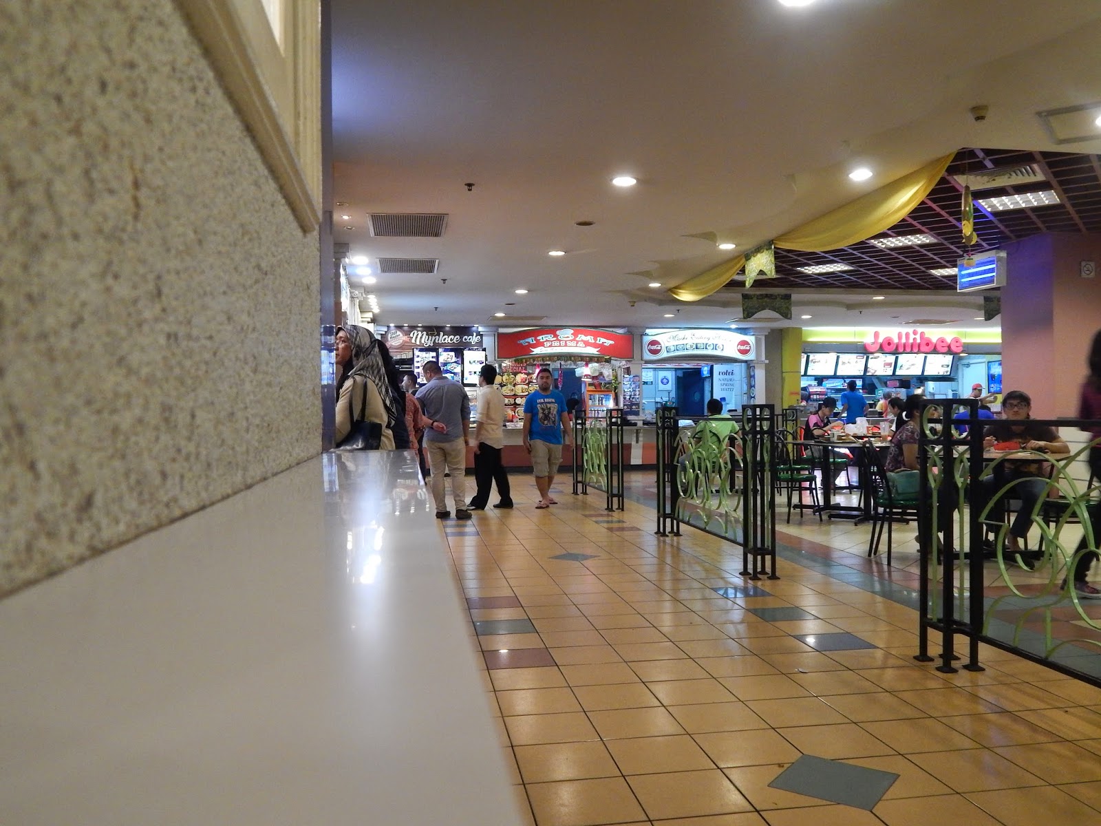 The Amazing place in BRUNEI DARUSSALAM : Shopping Complex Mall Gadong