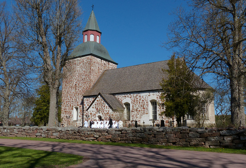 Travels and Birds: Aland Churches