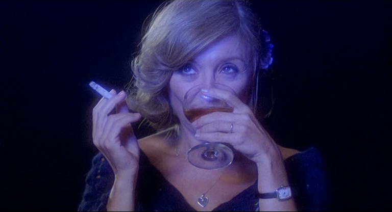 Extraños en el paraíso: Revista audiovisual