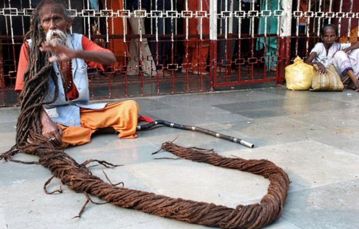 Fatos Surpreendentes: Indiano tem dreadlocks de quase 5 m de comprimento!!!