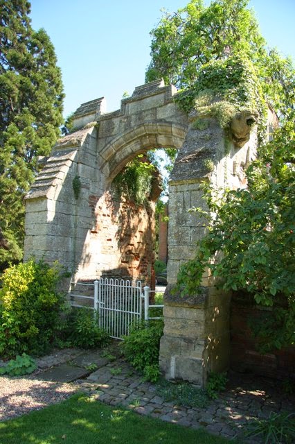 Landed families of Britain and Ireland: April 2014