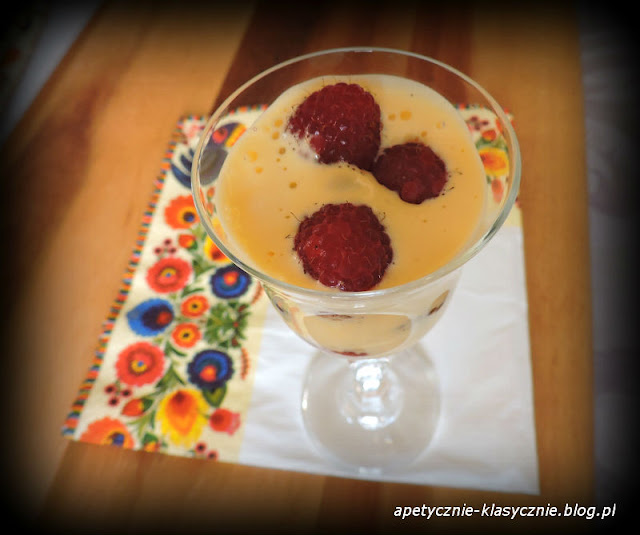 ZABAJONE Z MALINAMI – apetycznie-klasycznie