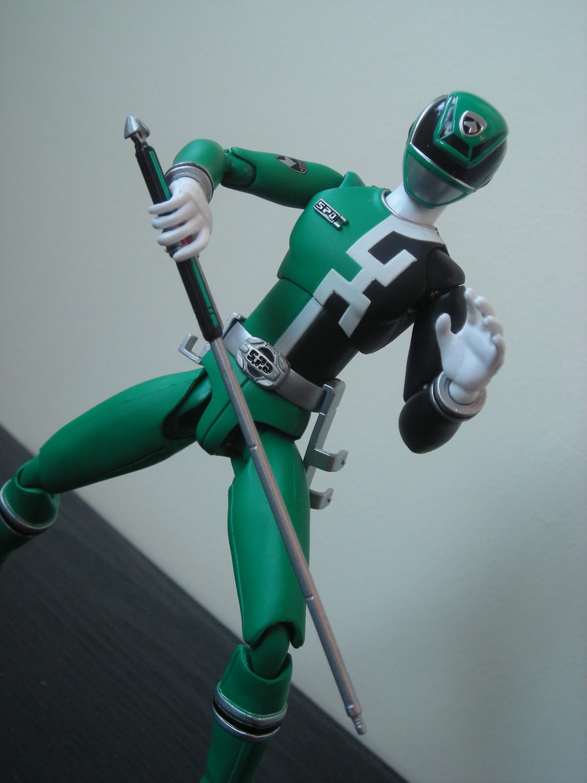 My Shiny Toy Robots: Toybox REVIEW: S.H. Figuarts Deka Green
