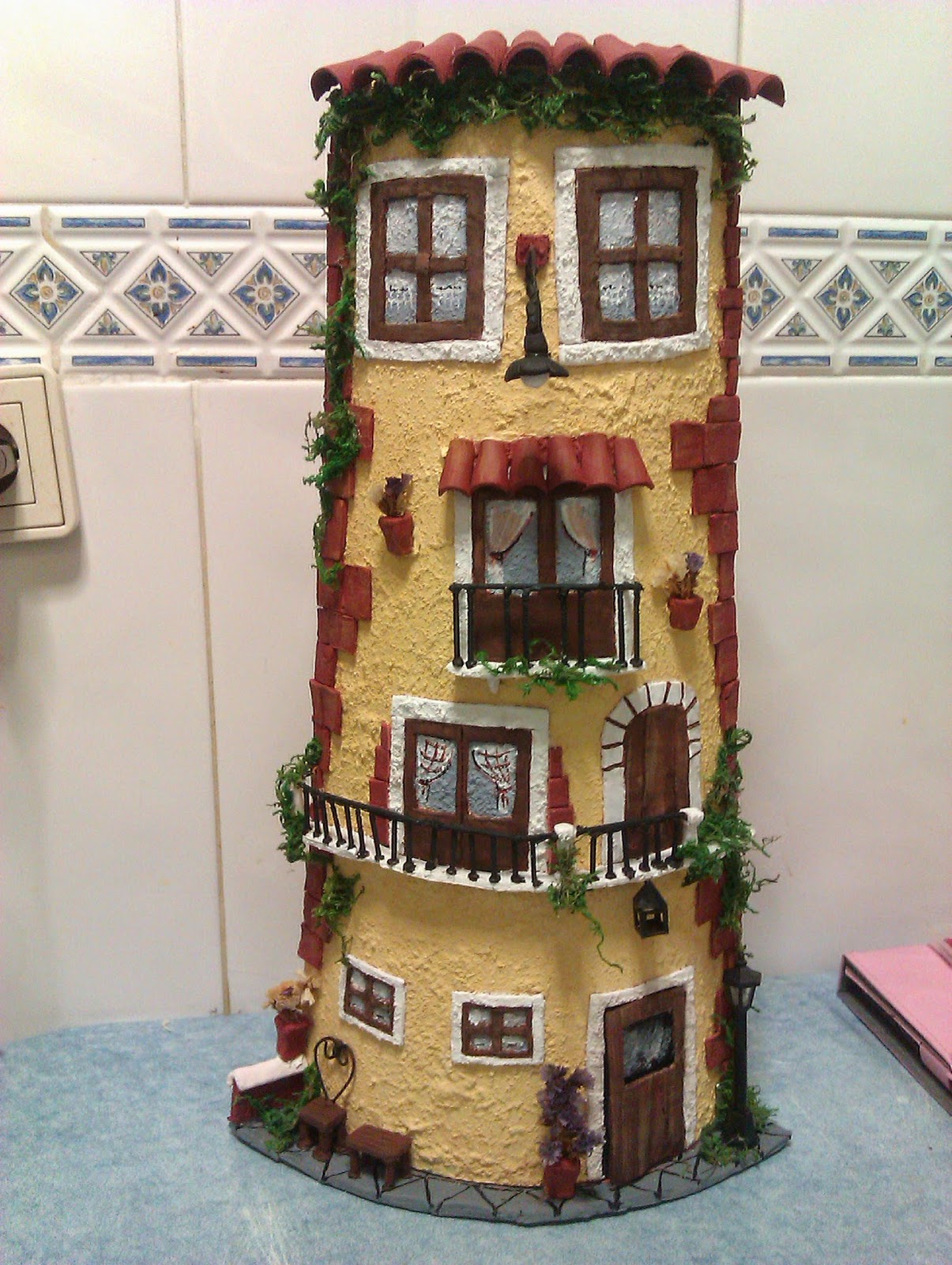 el rinconcito de ascen: TEJAS DECORADAS