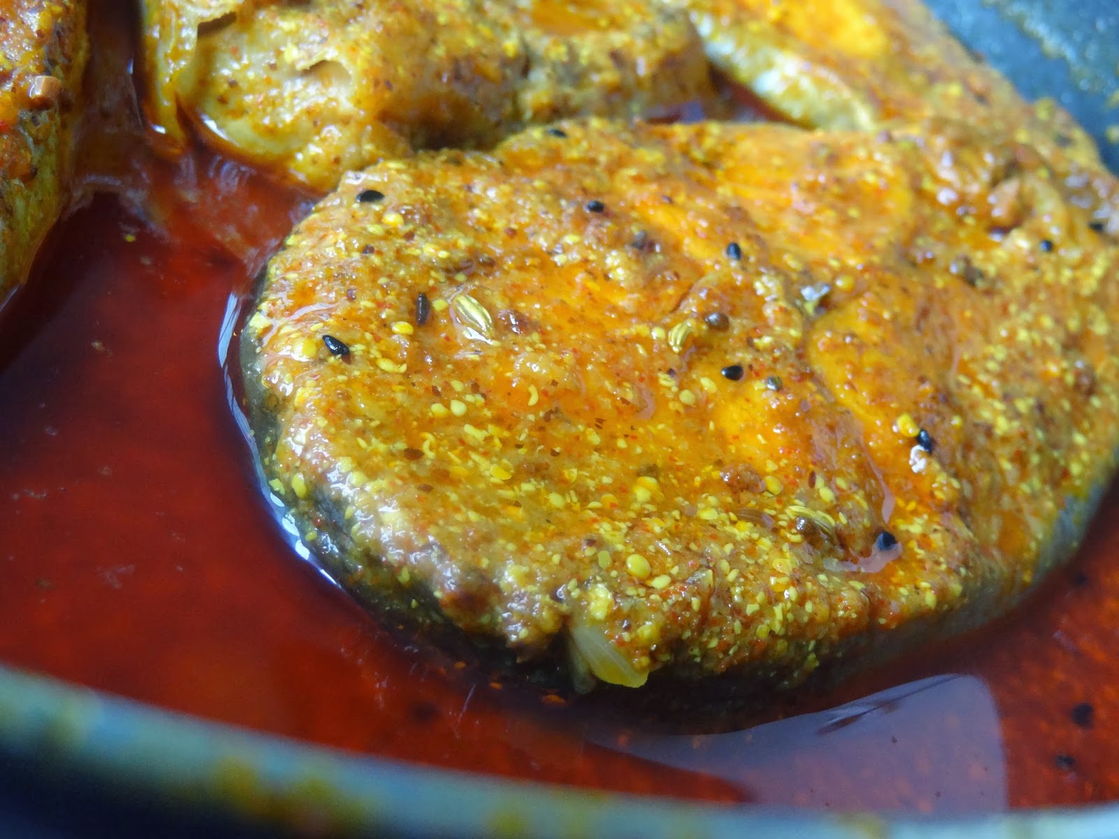 Culinarily Yours...: Aar Maacher Jhaal - Catfish in a spicy mustard gravy