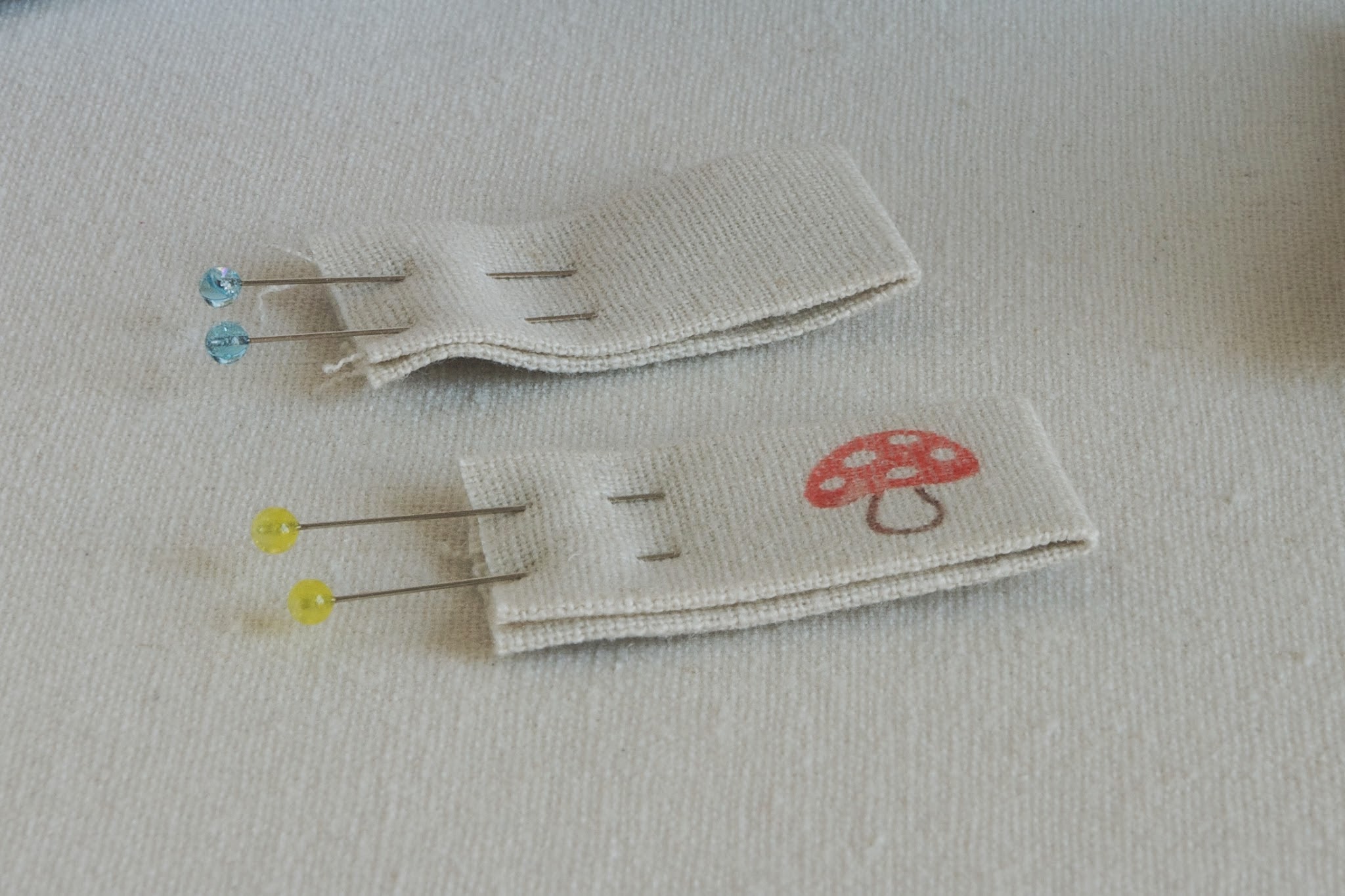 Stitching Notes: Tutorial: Teeny Weeny Handmade Sewing Labels
