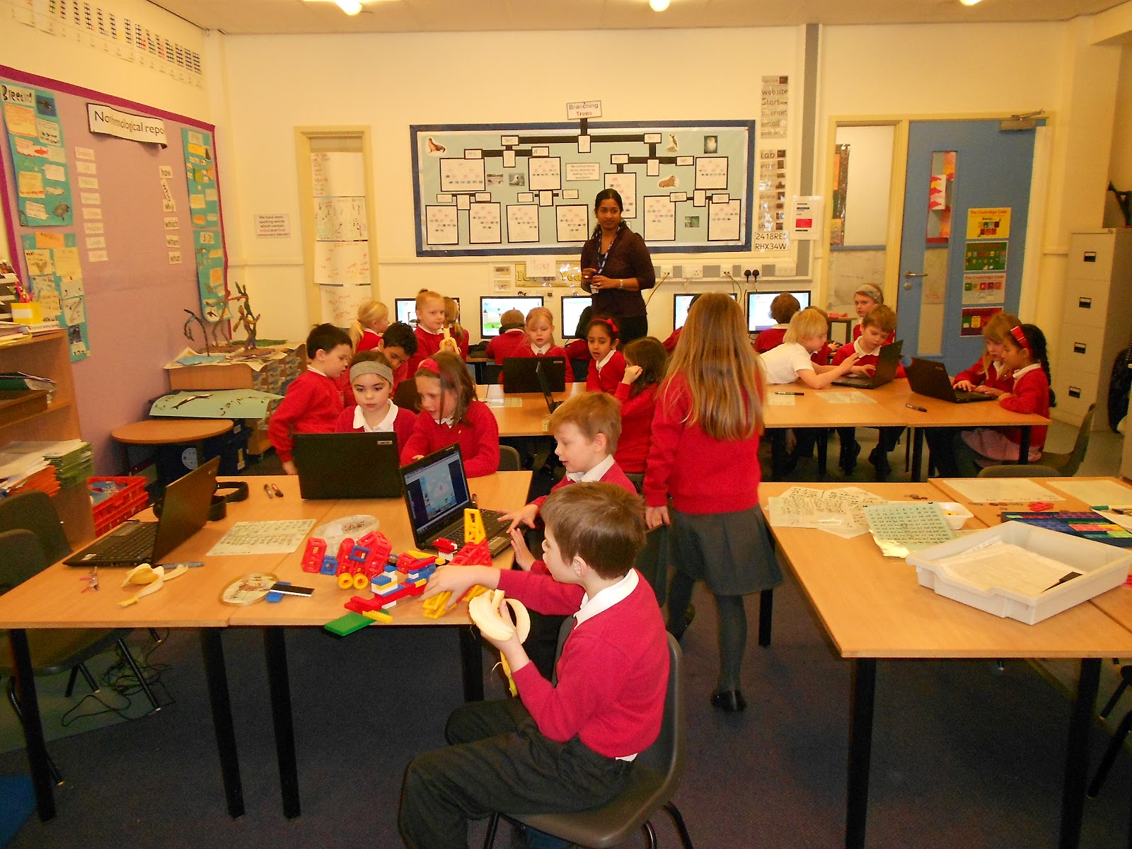 Cookridge Primary School: Wet play in Class 3...!