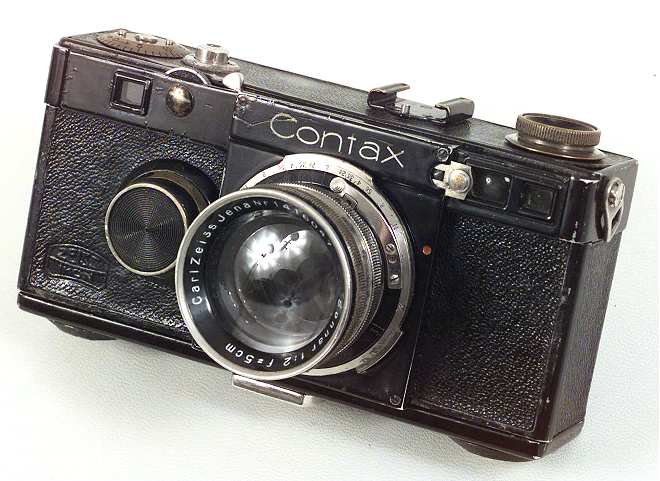 OBJETIVOS Y CÁMARAS CLÁSICAS DE 35 mm: ZEISS IKON ACEPTA EL RETO: LA CONTAX
